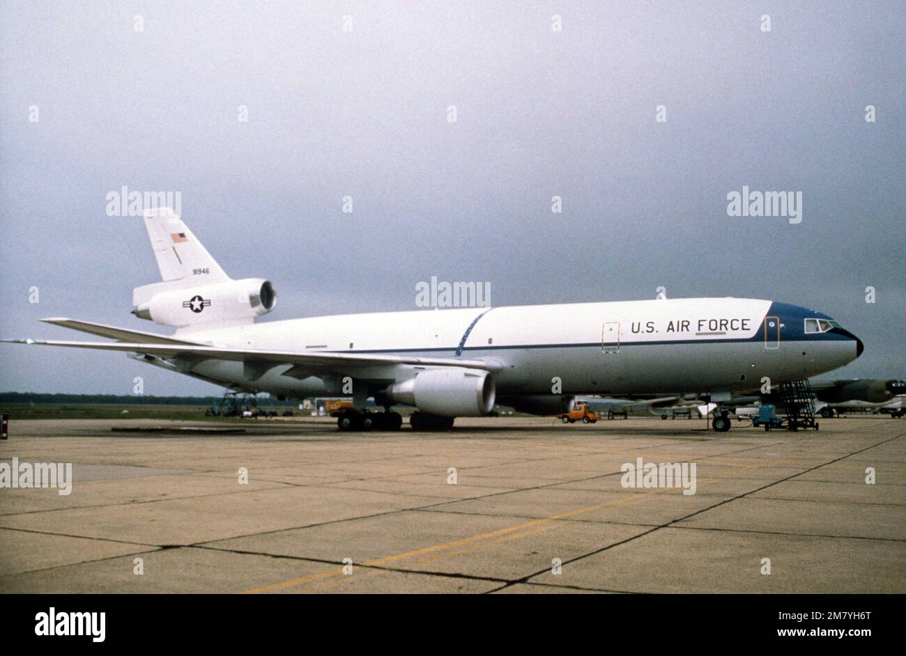 10 flight flying hi-res stock photography and images - Alamy