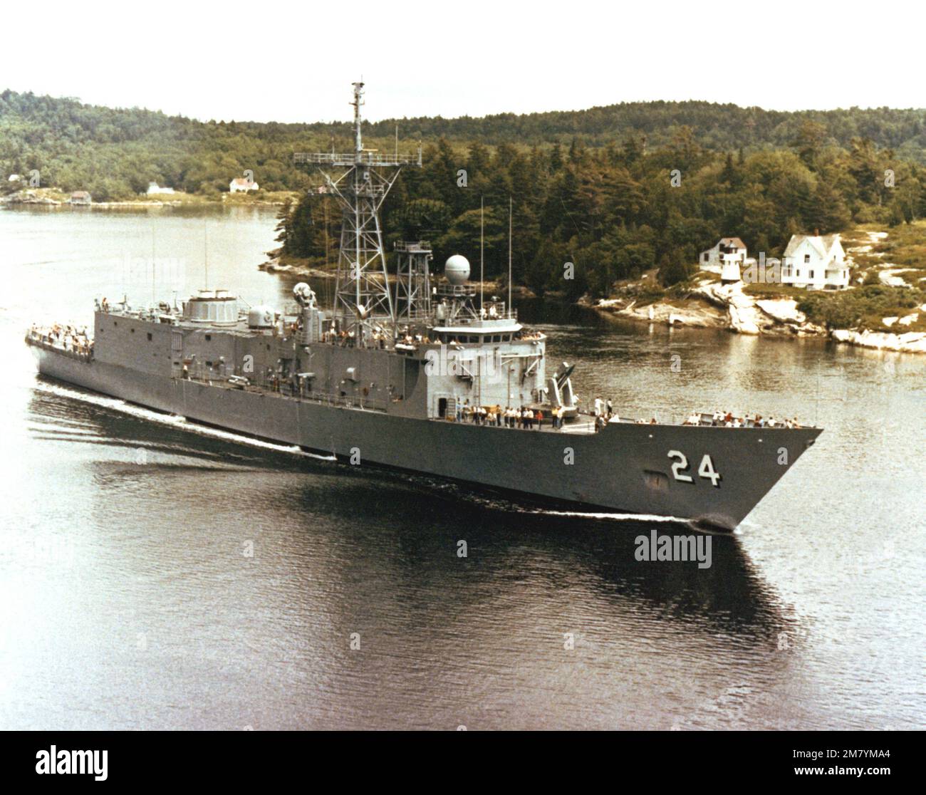 An aerial starboard bow view of the Oliver Hazard Perry class guided ...