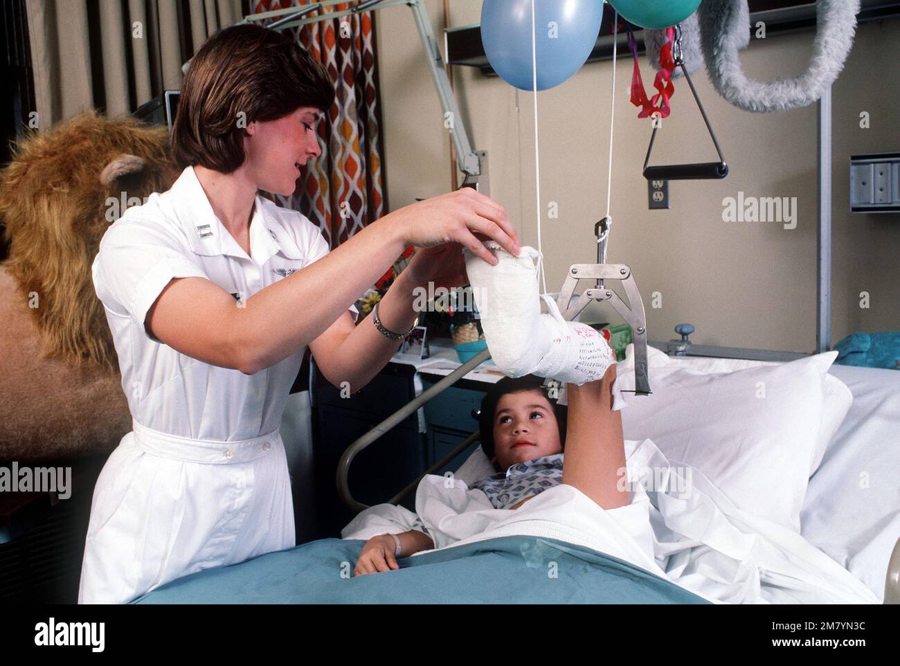 Skeletal traction hi-res stock photography and images - Alamy