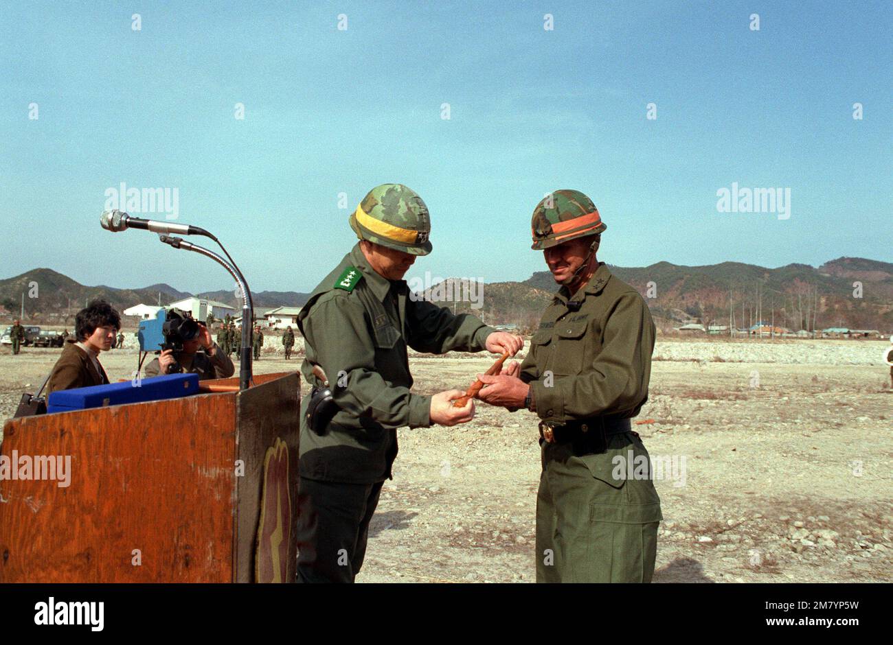 Lieutenant General Kim Eung Yul (left), Commanding General, II Corps ...