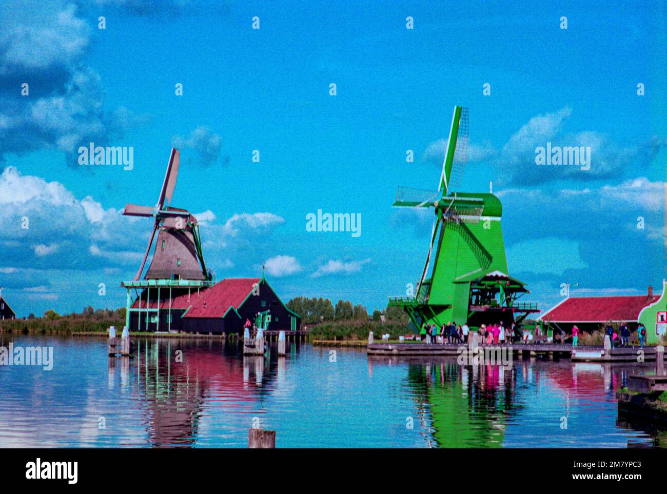 17th century dutch windmills hi-res stock photography and images - Alamy