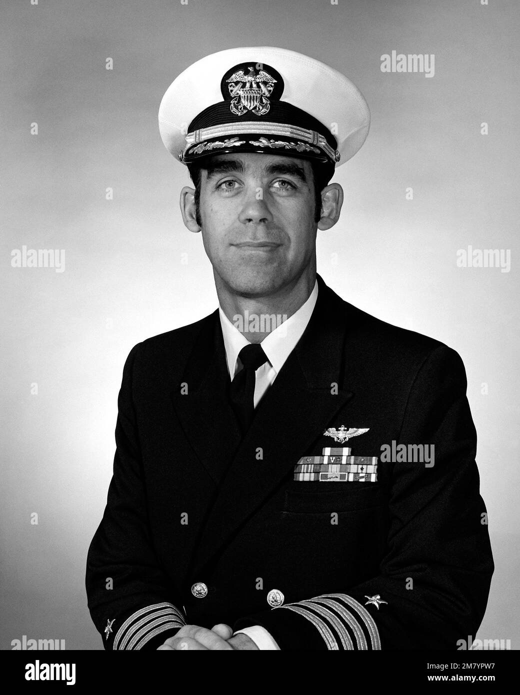 CAPT William H. Oatway USN (covered). Country: Unknown Stock Photo - Alamy CAPT William H. Oatway USN (covered). Country: Unknown Stock Photo - Alamy