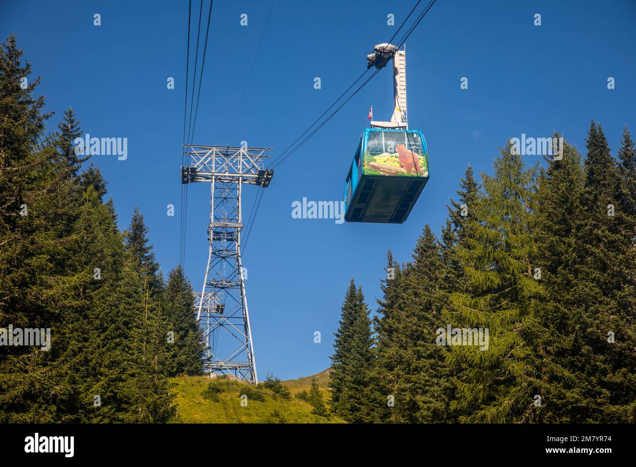 CABLE CAR GOING UP THE WEISSHORN FROM THE RESORT OF AROSA, SWISS ALPS ...