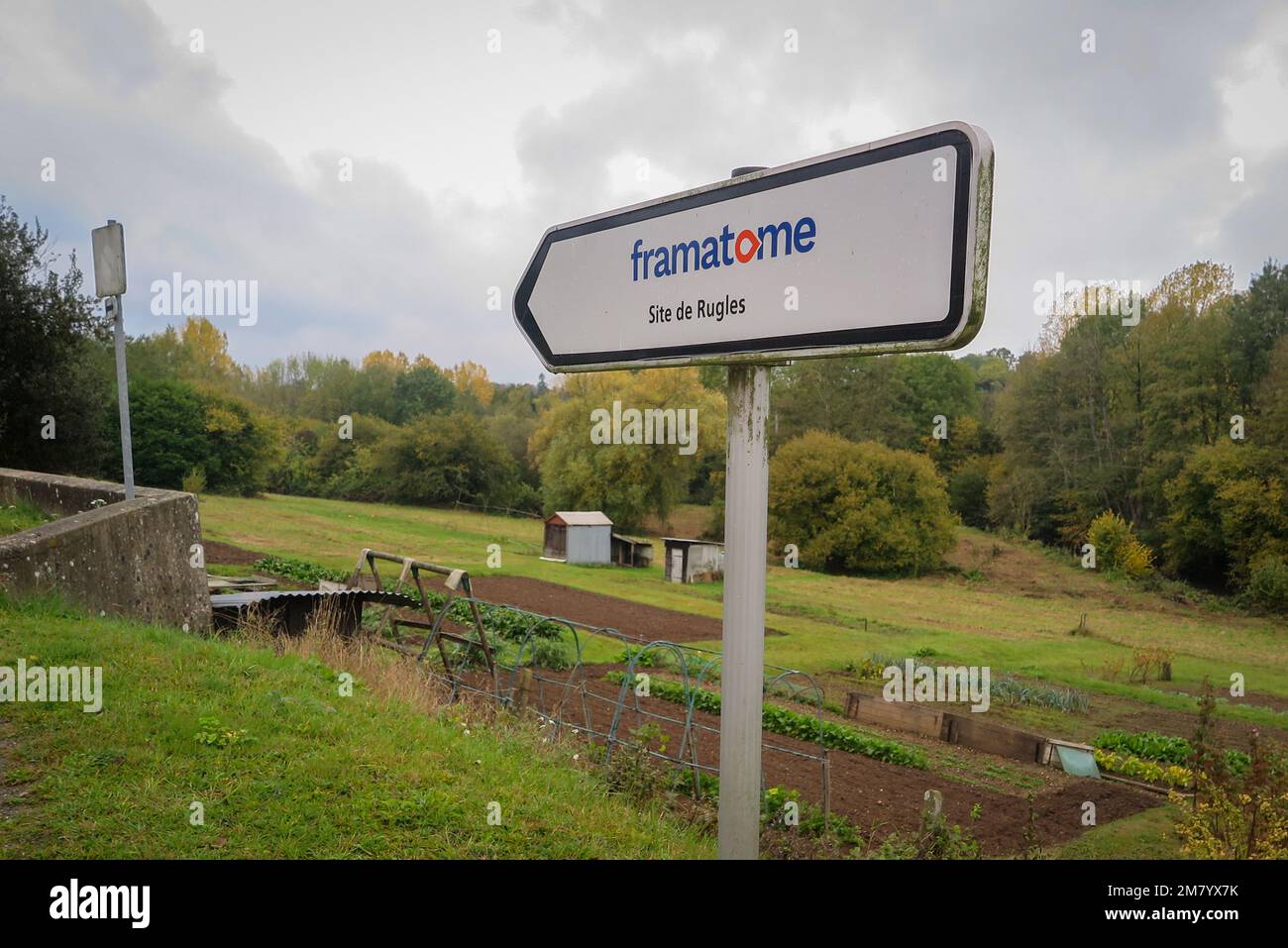 DIRECTION SIGN FOR THE FRAMATOME FACTORY IN FRONT OF THE ALLOTMENT ...