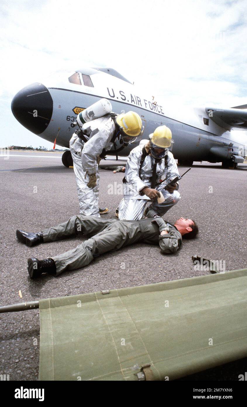 Rescue crewman hi-res stock photography and images - Alamy