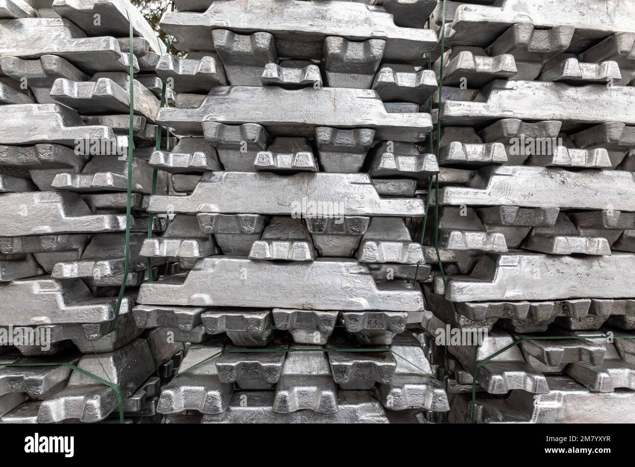 ALUMINUM INGOTS, THE RAW MATERIAL FOR THE MANUFACTURE OF SPOOLS ...