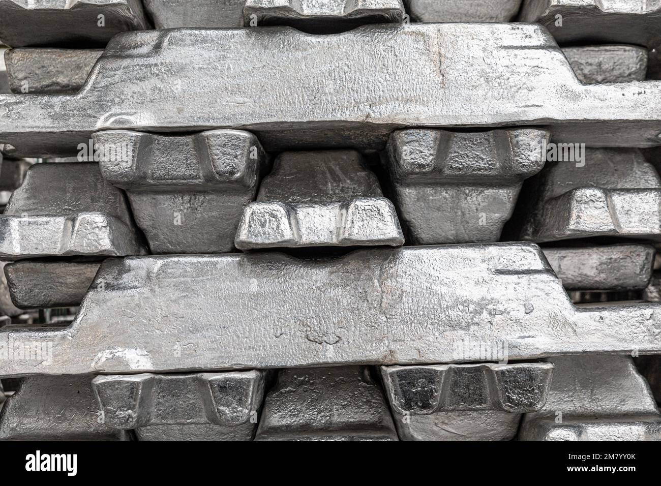 ALUMINUM INGOTS, THE RAW MATERIAL FOR THE MANUFACTURE OF SPOOLS ...