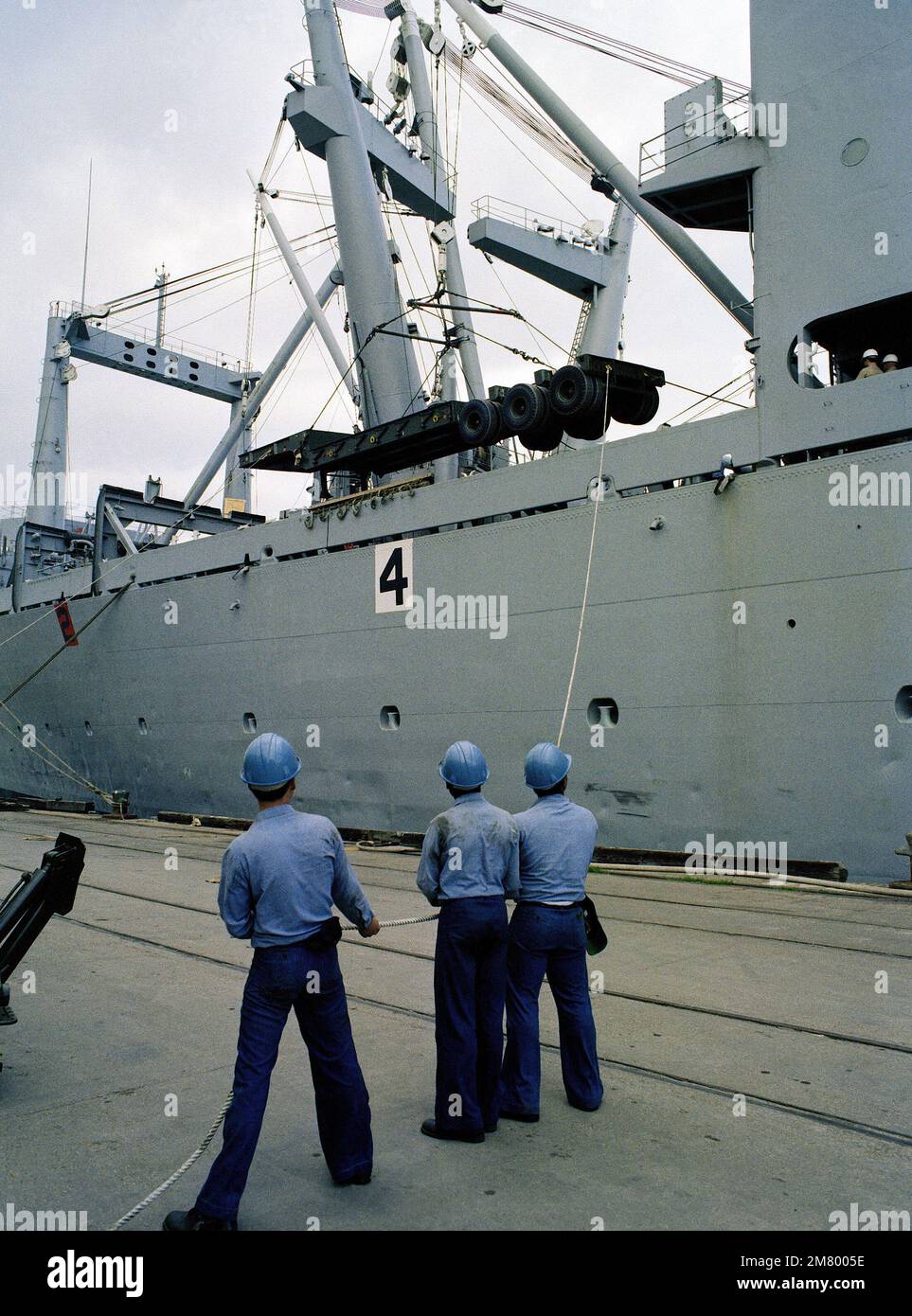 Uss charleston lka 113 hi-res stock photography and images - Alamy