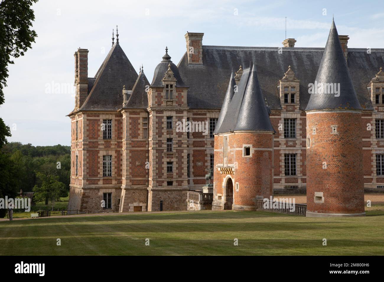 THE 16TH CENTURY CHATEAU DE CHAMBRAY, LISTED AS A FRENCH HISTORIC ...