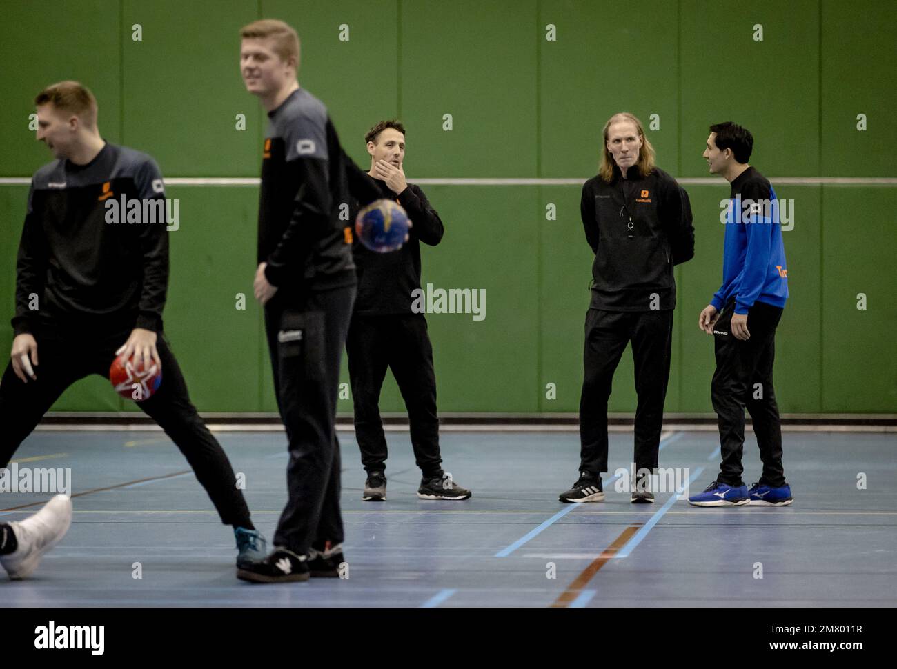 Handballmen hi-res stock photography and images - Alamy