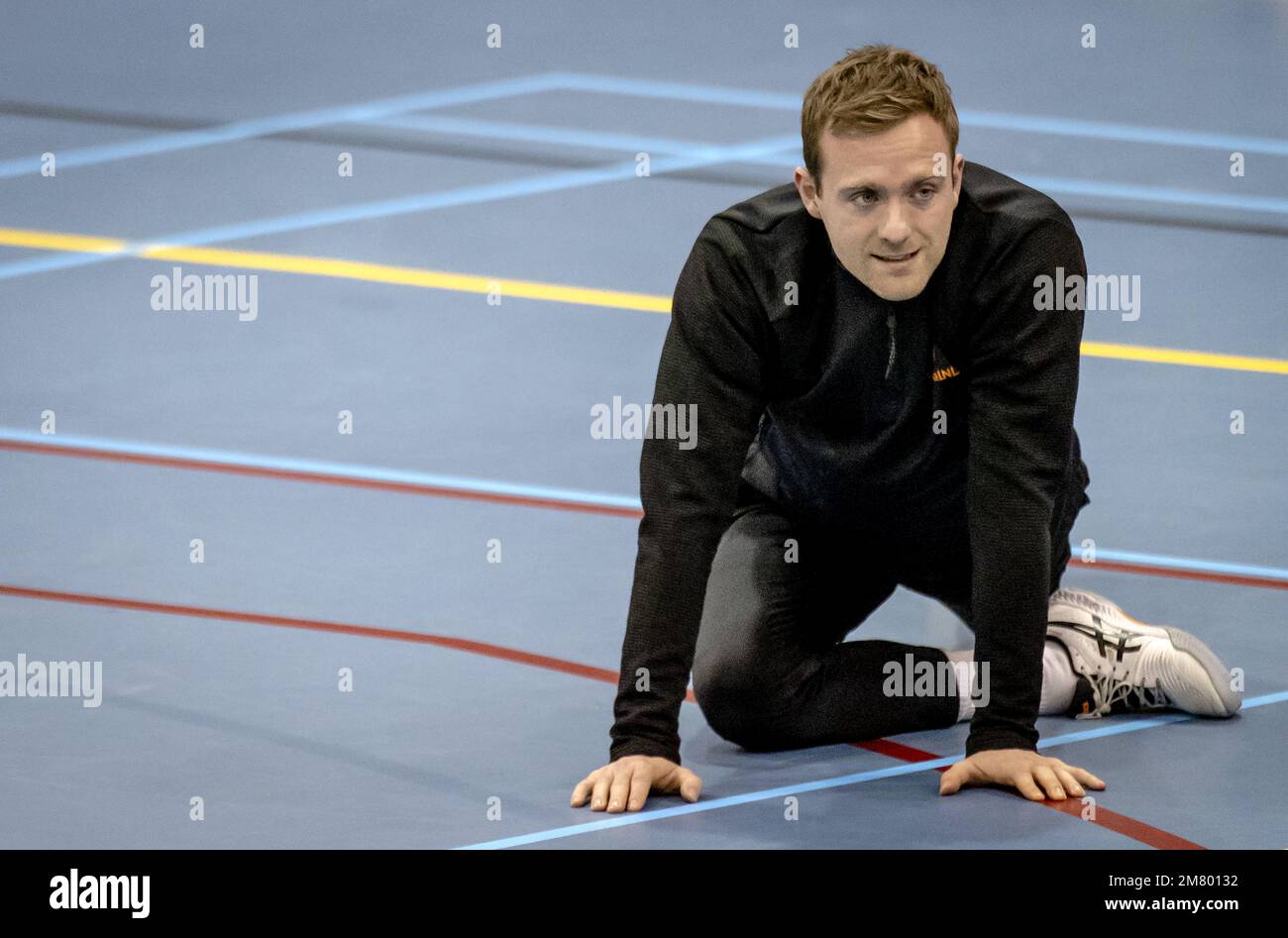 Handballmen hi-res stock photography and images - Alamy