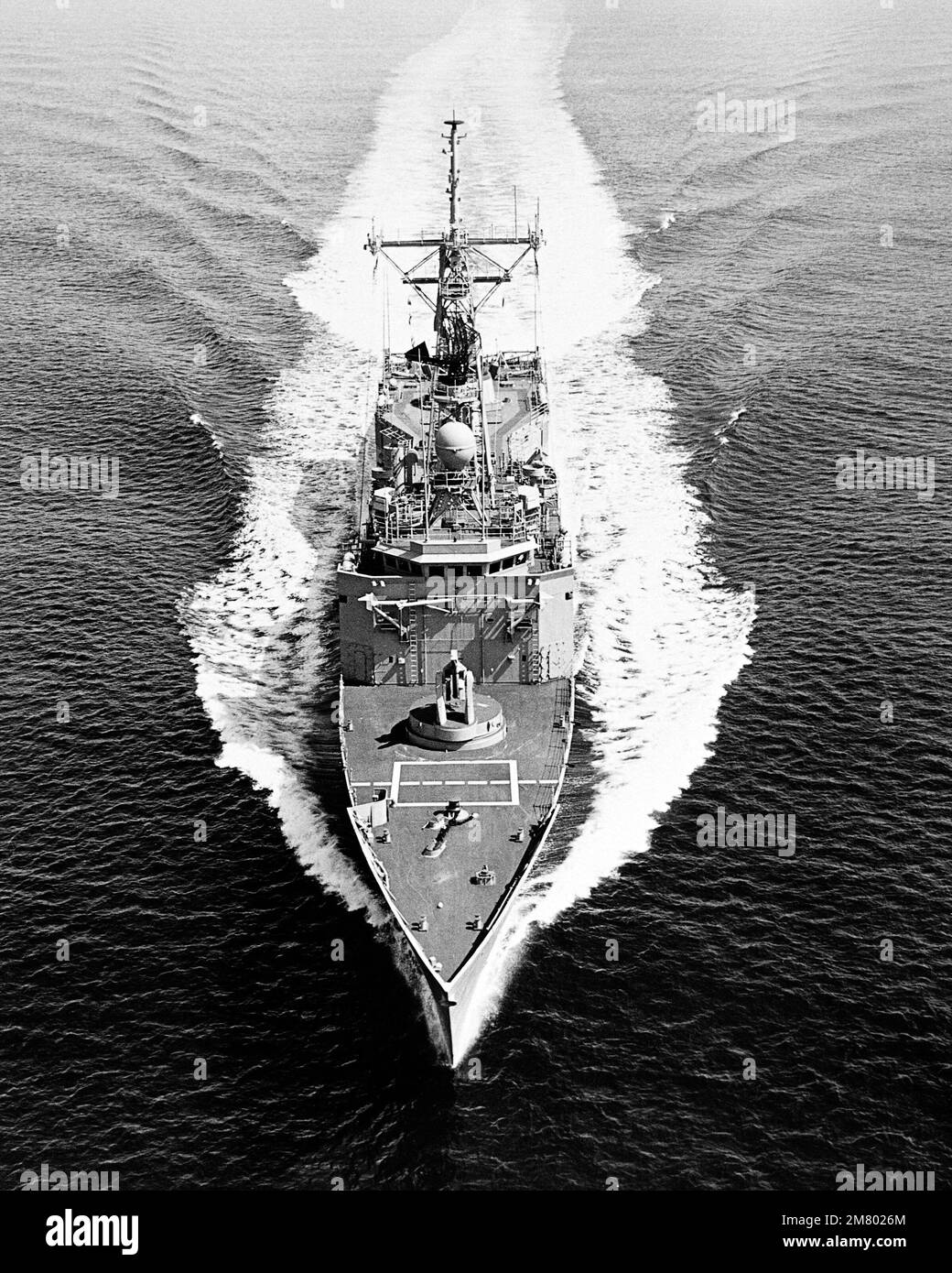 A bow view of the guided missile frigate USS CROMMELIN (FFG 37 ...