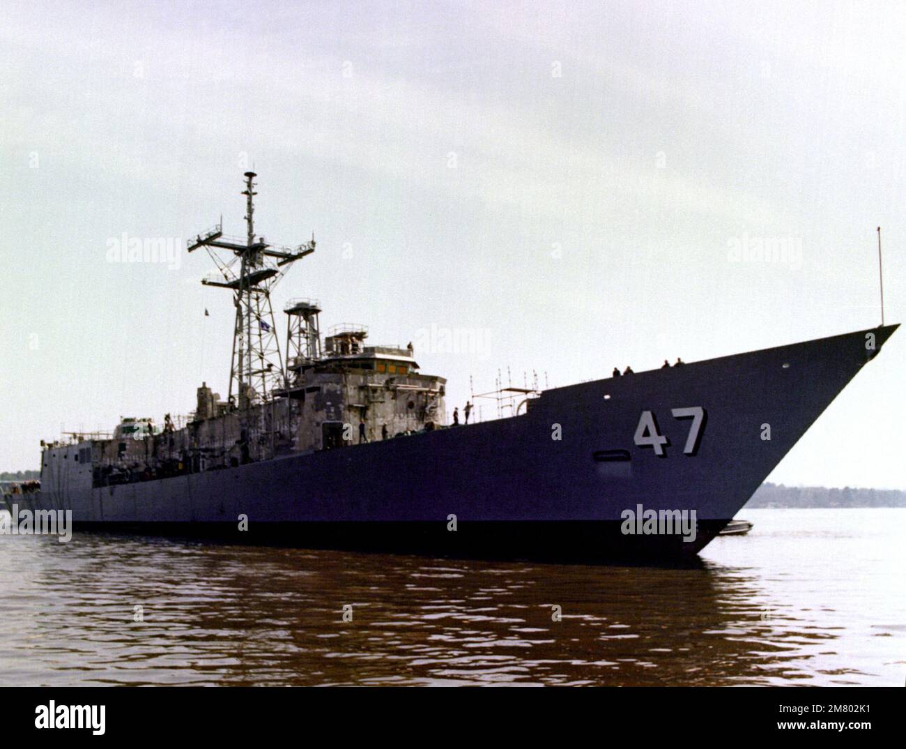 A starboard bow view of the guided missile frigate NICHOLAS (FFG-47) in ...