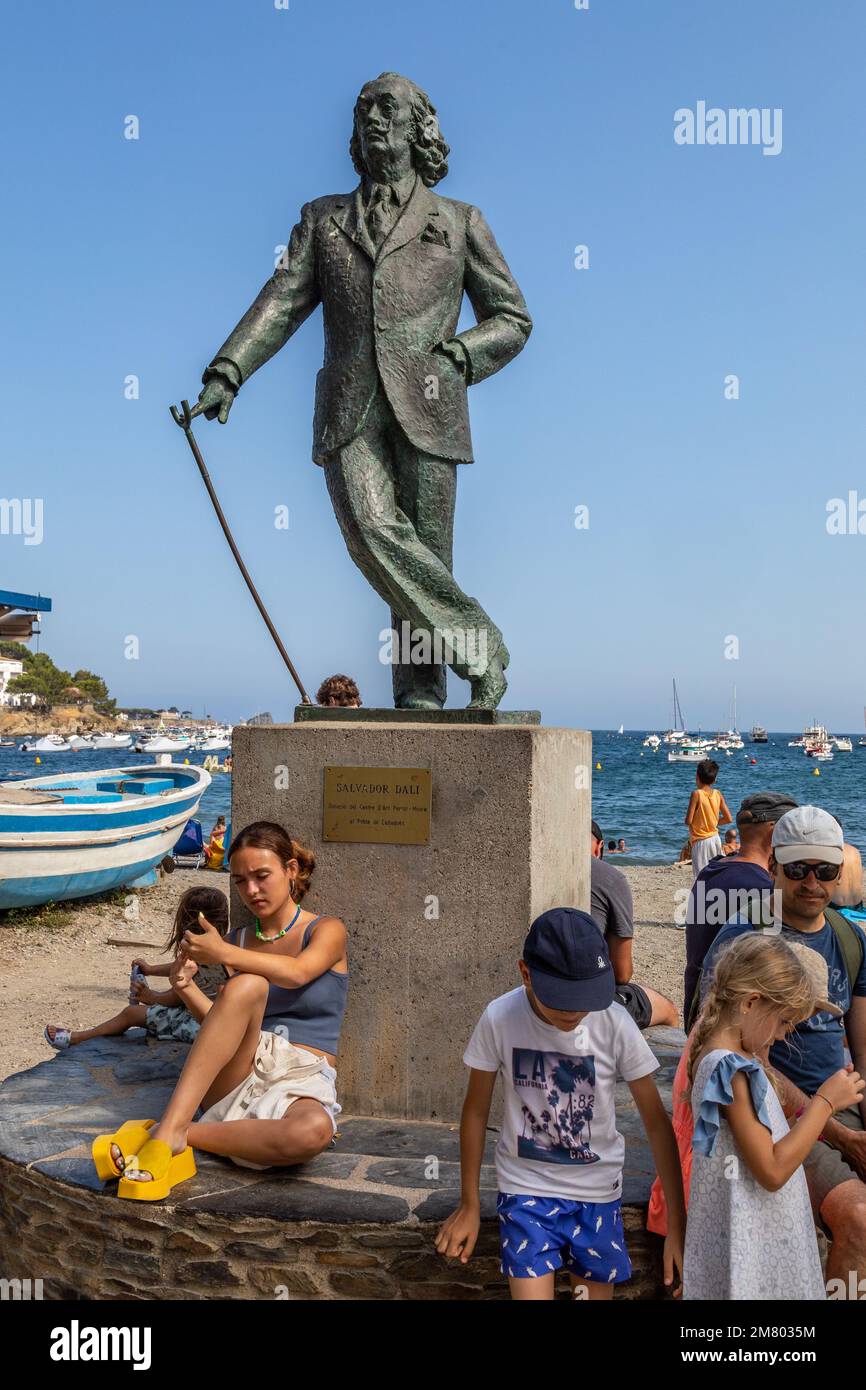 STATUE OF SALVADOR DALI (1904-1989) IN FRONT OF THE BEACH IN THE ...