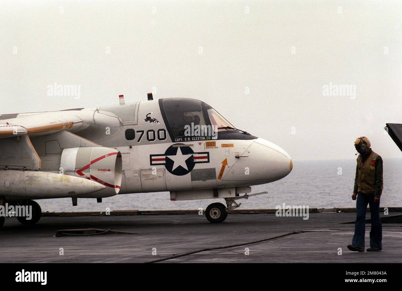 An S-3A Viking aircraft of Air Anti-submarine Squadron 31 (VS-31) moves ...