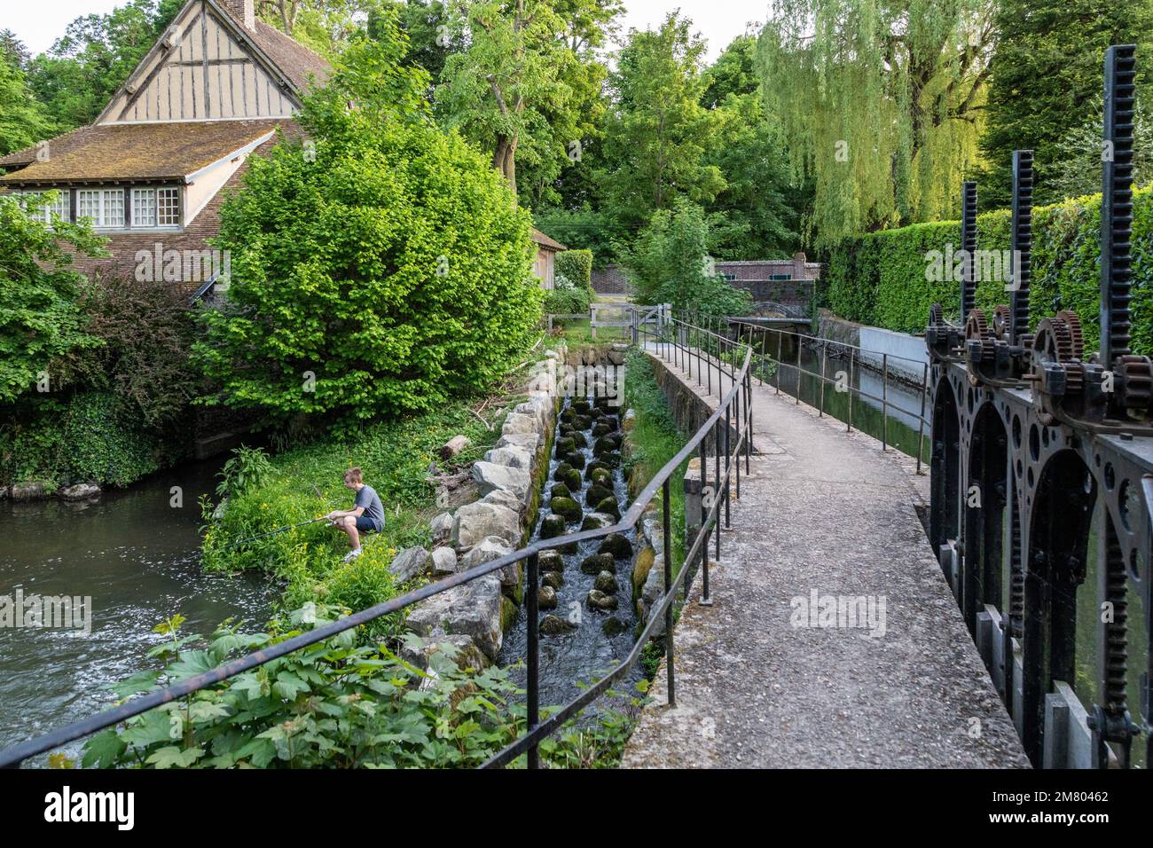 BRIDGE AND ITON RIVER VALLEY, EURE, NORMANDY, FRANCE Stock Photo - Alamy