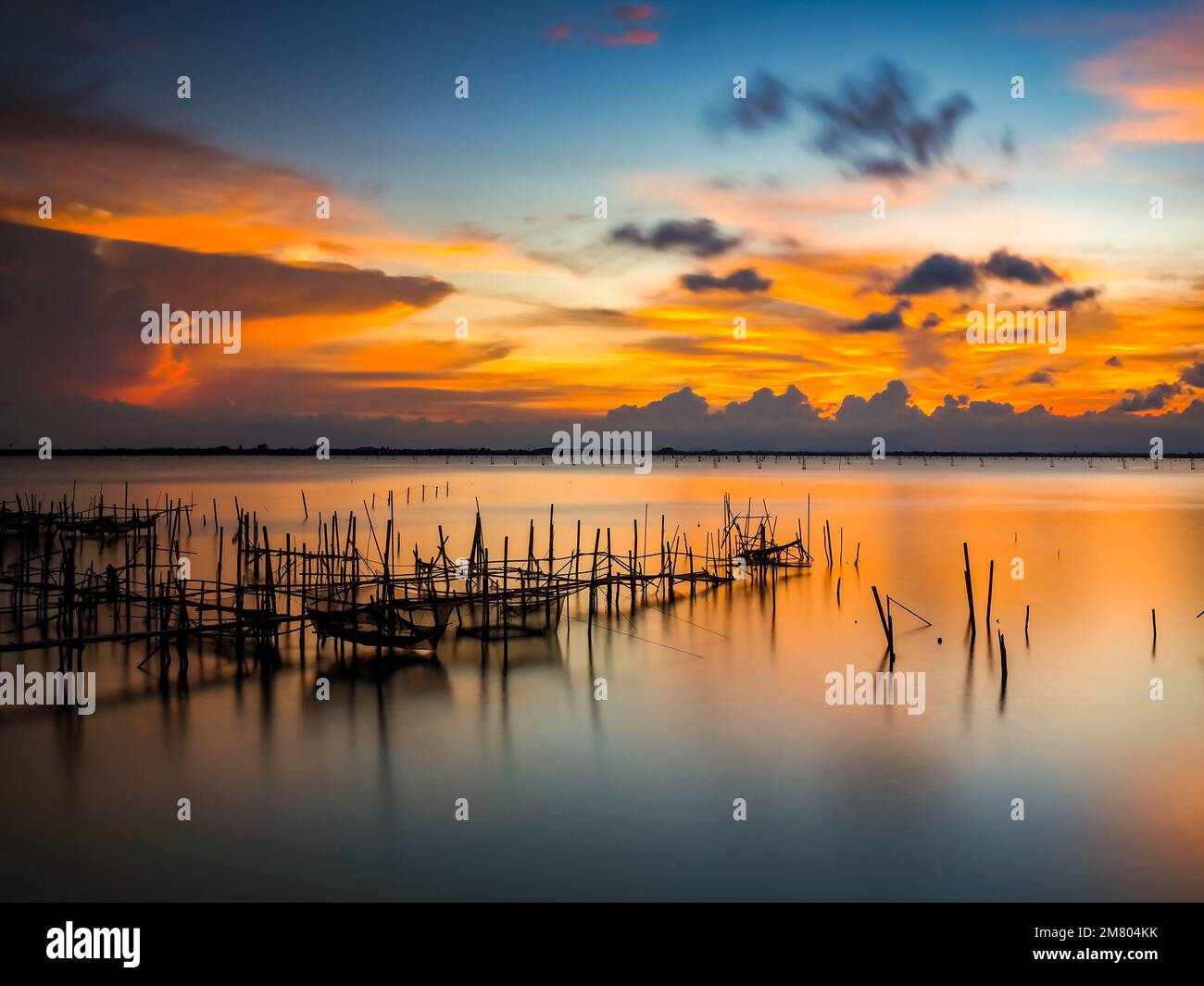 Songkhla lake scenery hi-res stock photography and images - Alamy