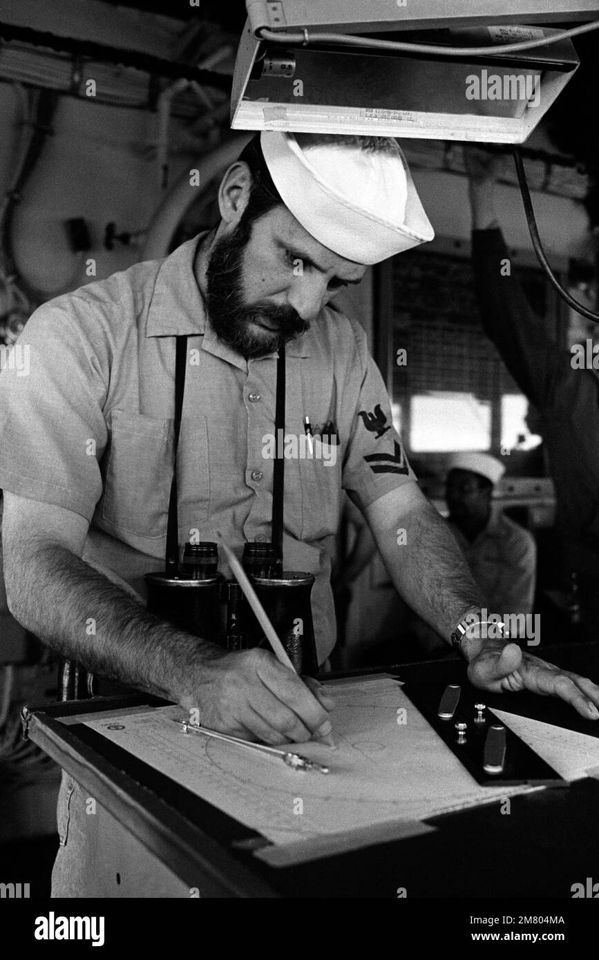 DN-SN-87-12752. Base: USS William V. Pratt (DDG 44 Stock Photo - Alamy