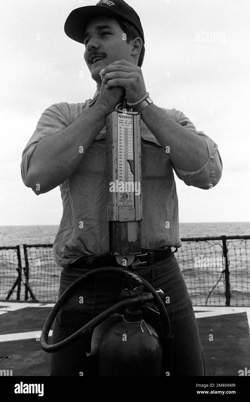 DN-SN-87-12735. Base: USS William V. Pratt (DDG 44 Stock Photo - Alamy