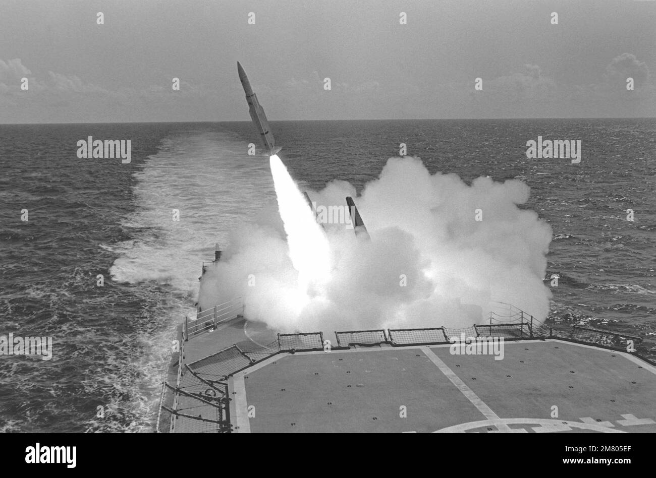 Uss ticonderoga cg 47 hi-res stock photography and images - Alamy