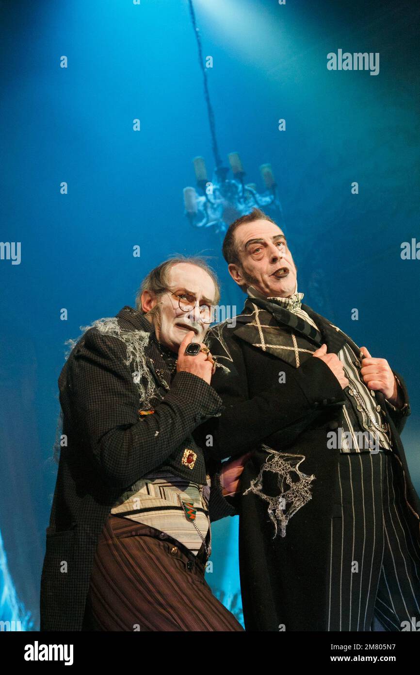 Annie gosney hi-res stock photography and images - Alamy