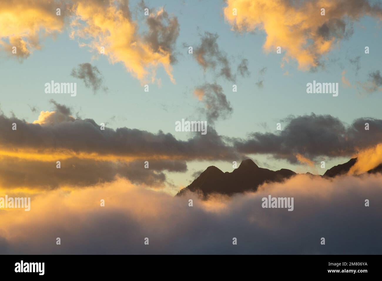Sa pa mountain range hi-res stock photography and images - Alamy