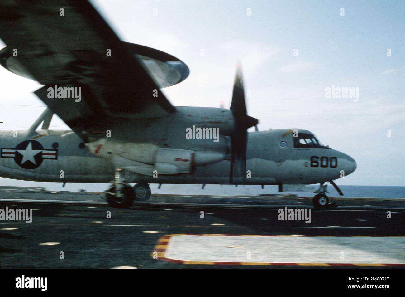 A right side view of an E-2C Hawkeye airborne-early-warning (AEW ...
