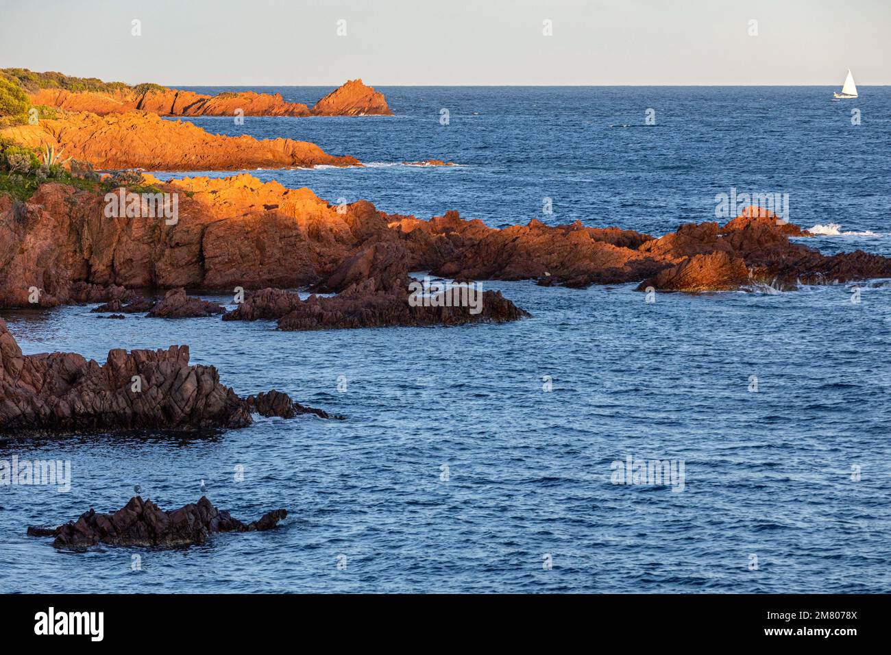 THE RED ROCKS OF THE MASSIF DE L'ESTEREL, SAINT-RAPHAEL, VAR, FRANCE ...