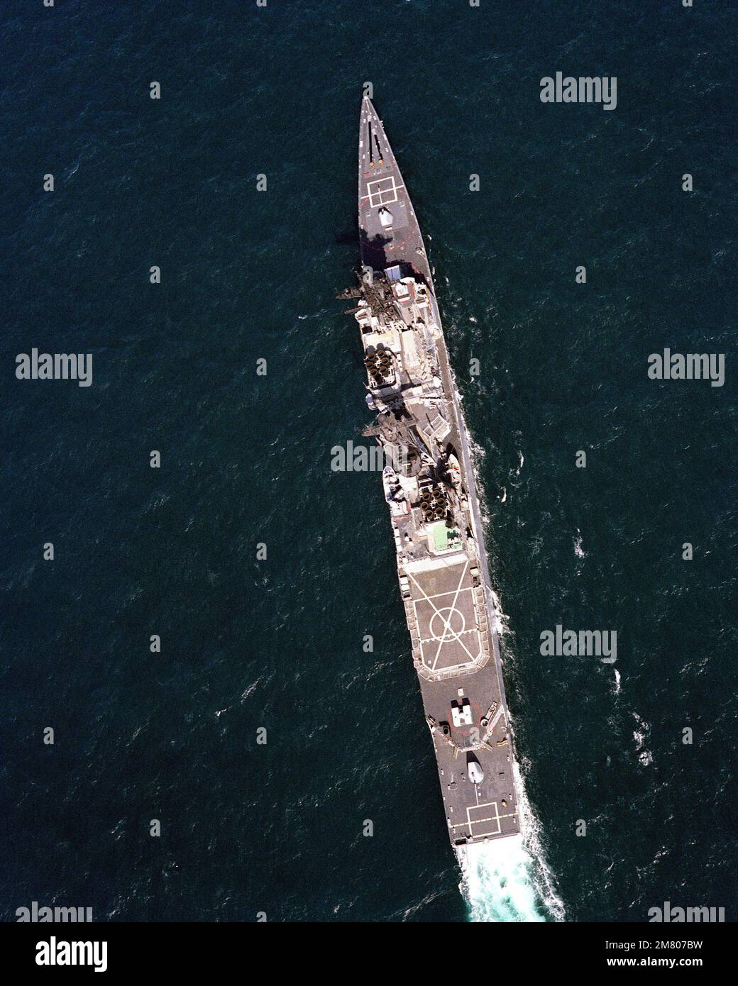 An overhead view of the destroyer USS O'BRIEN (DD 975) underway ...