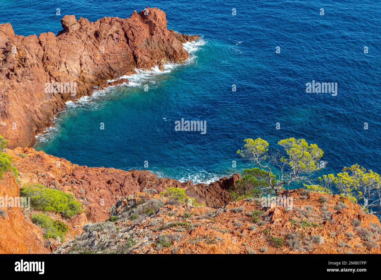 THE RED ROCKS SEEN FROM THE COAST PATH OF CAPE DRAMONT, SAINT-RAPHAEL ...