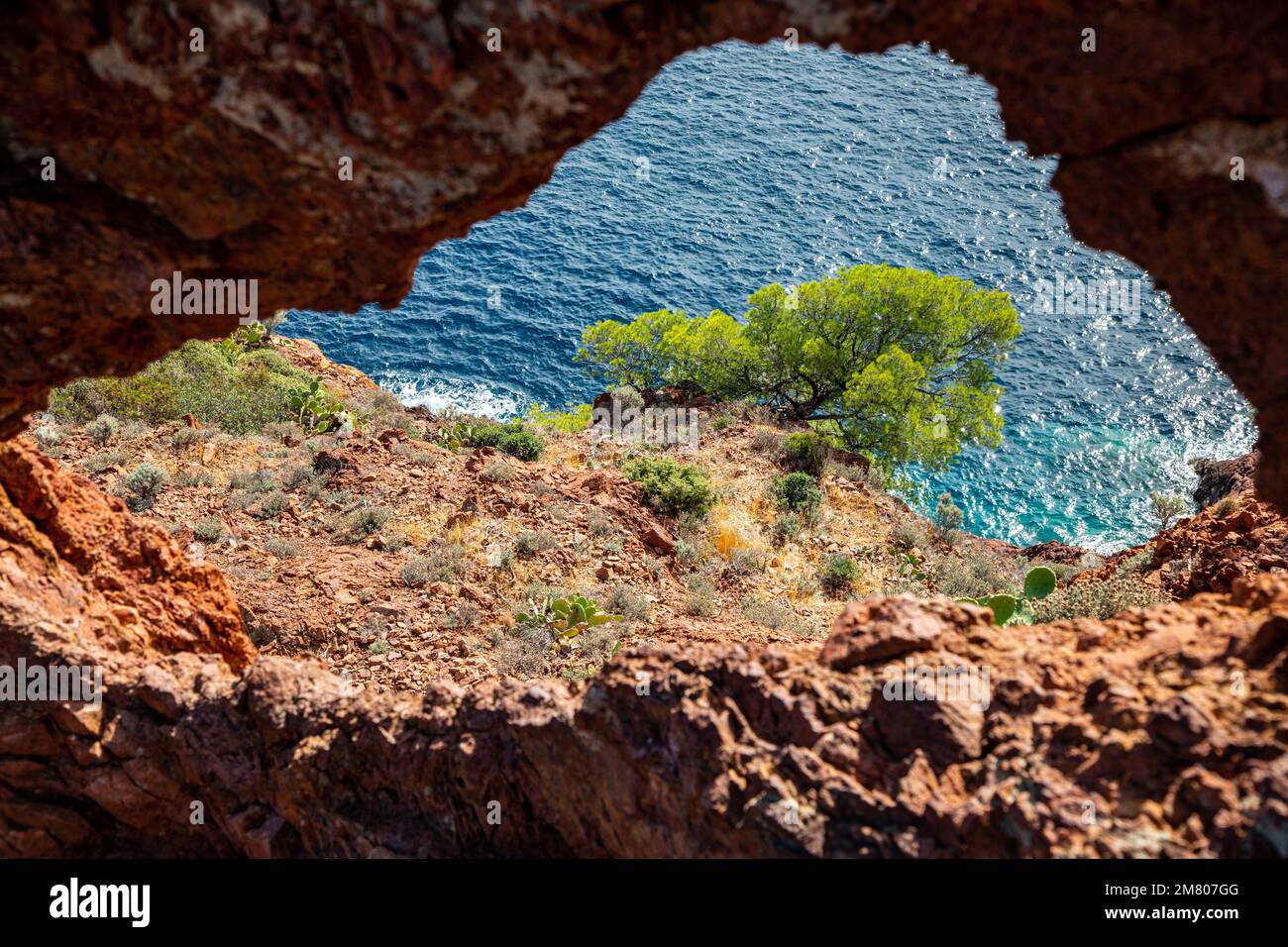 THE RED ROCKS SEEN FROM THE COAST PATH OF CAPE DRAMONT, SAINT-RAPHAEL ...