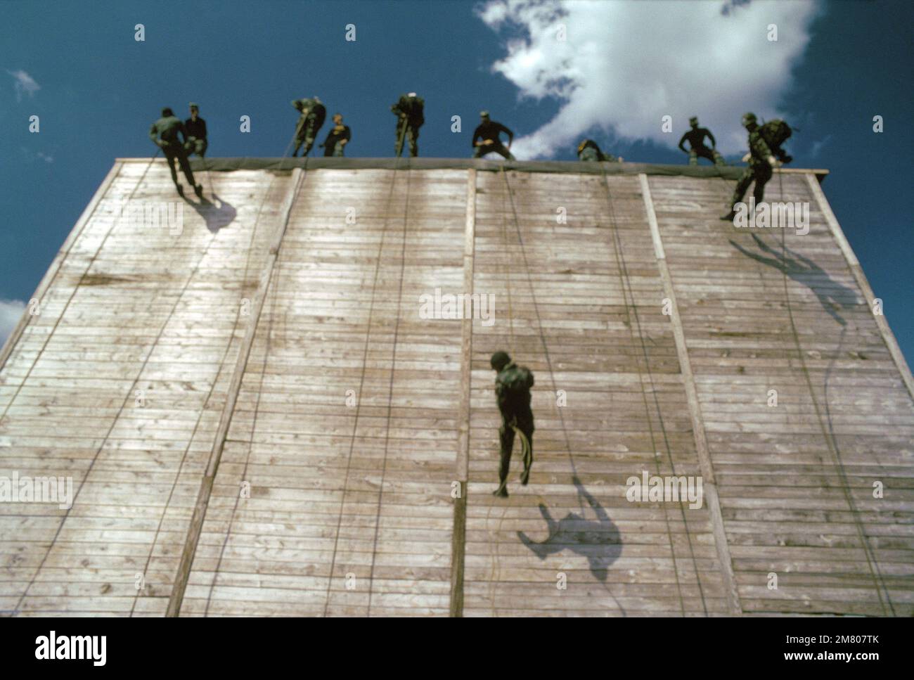 Soldiers train in rappelling procedures at the Army Air Assault School ...