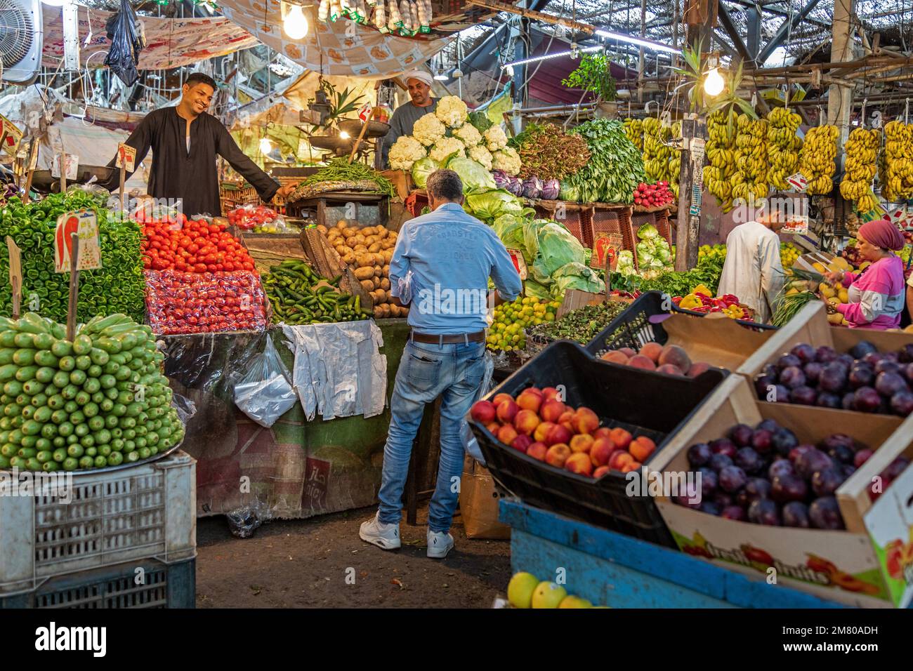 FRUIT AND VEGETABLE STAND, EL DAHAR MARKET, POPULAR QUARTER IN THE OLD ...