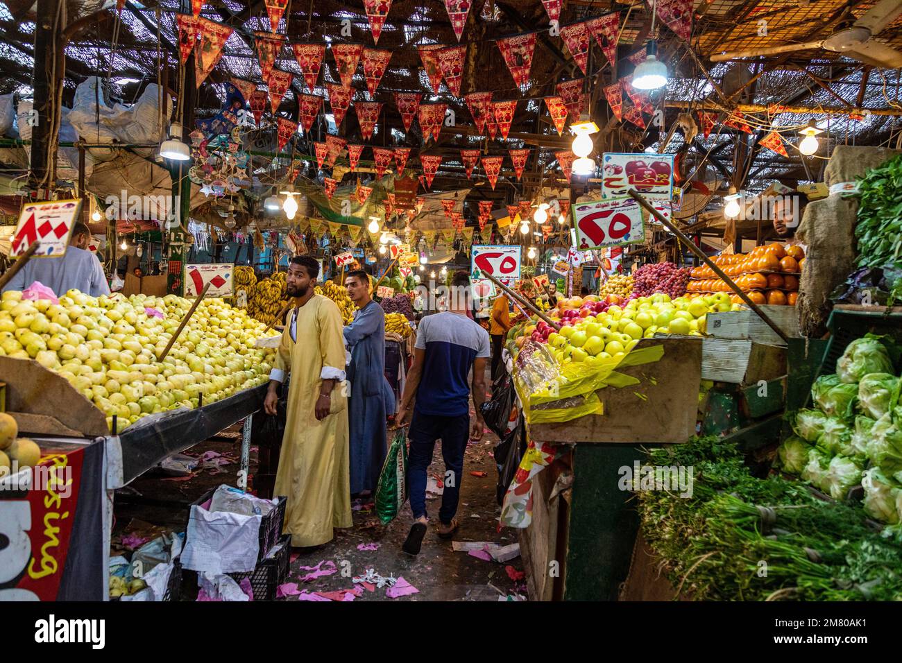 FRUIT AND VEGETABLE STAND, EL DAHAR MARKET, POPULAR QUARTER IN THE OLD ...