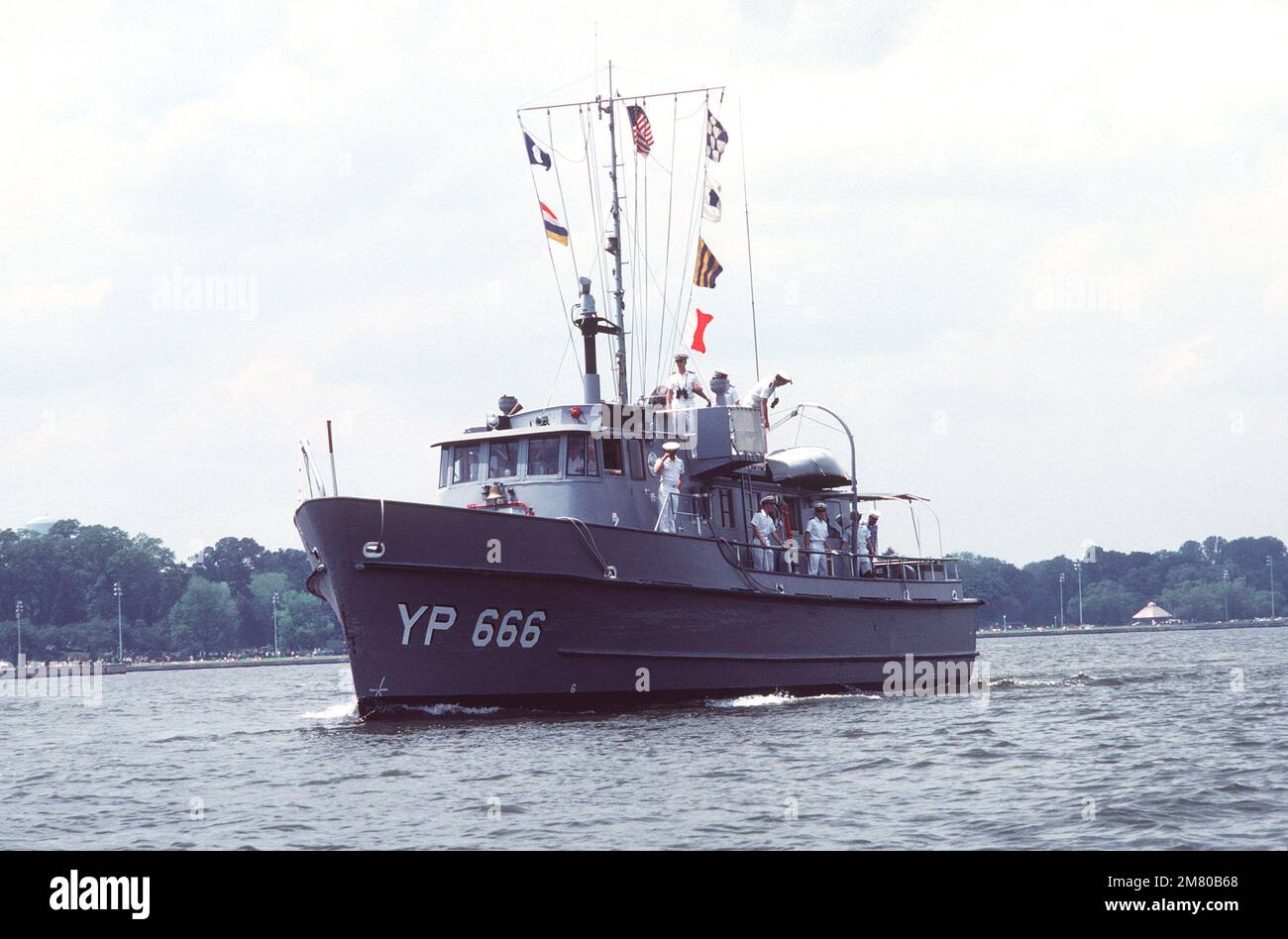Yard patrol craft hi-res stock photography and images - Alamy