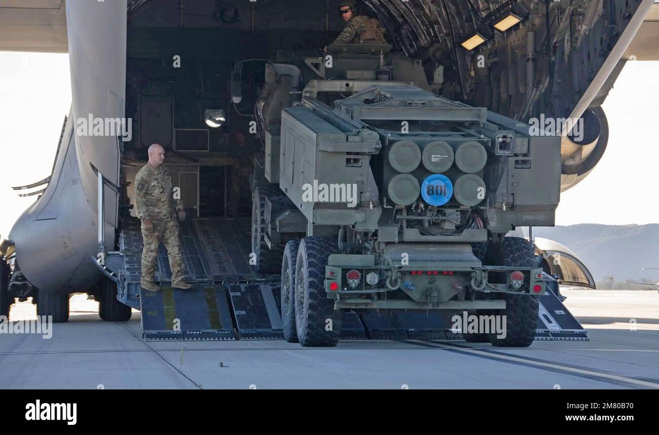 HIMARS being loaded on to a transport aircraft. Photo: US Marine ...