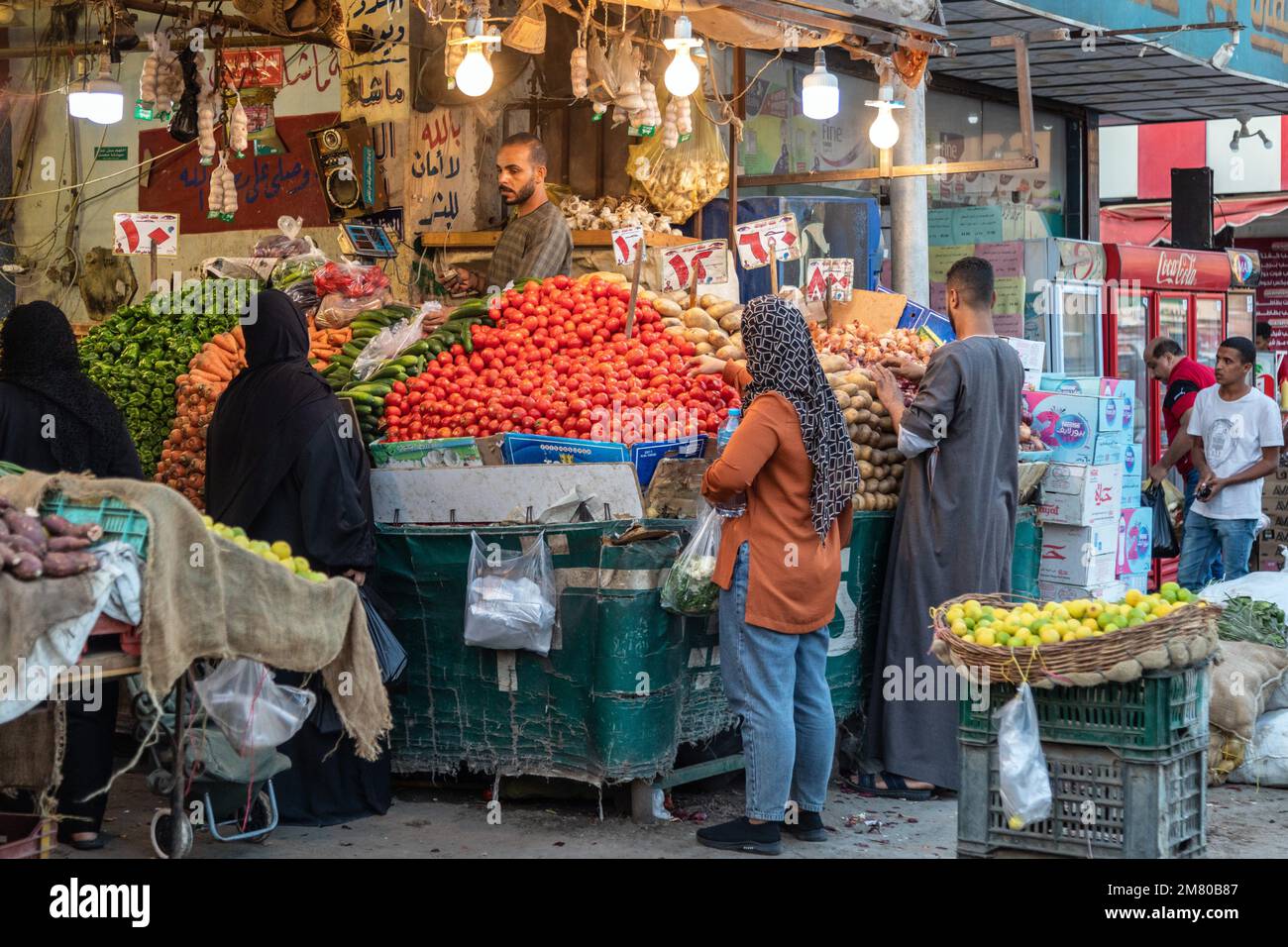 FRUIT AND VEGETABLE STAND, EL DAHAR MARKET, POPULAR QUARTER IN THE OLD ...