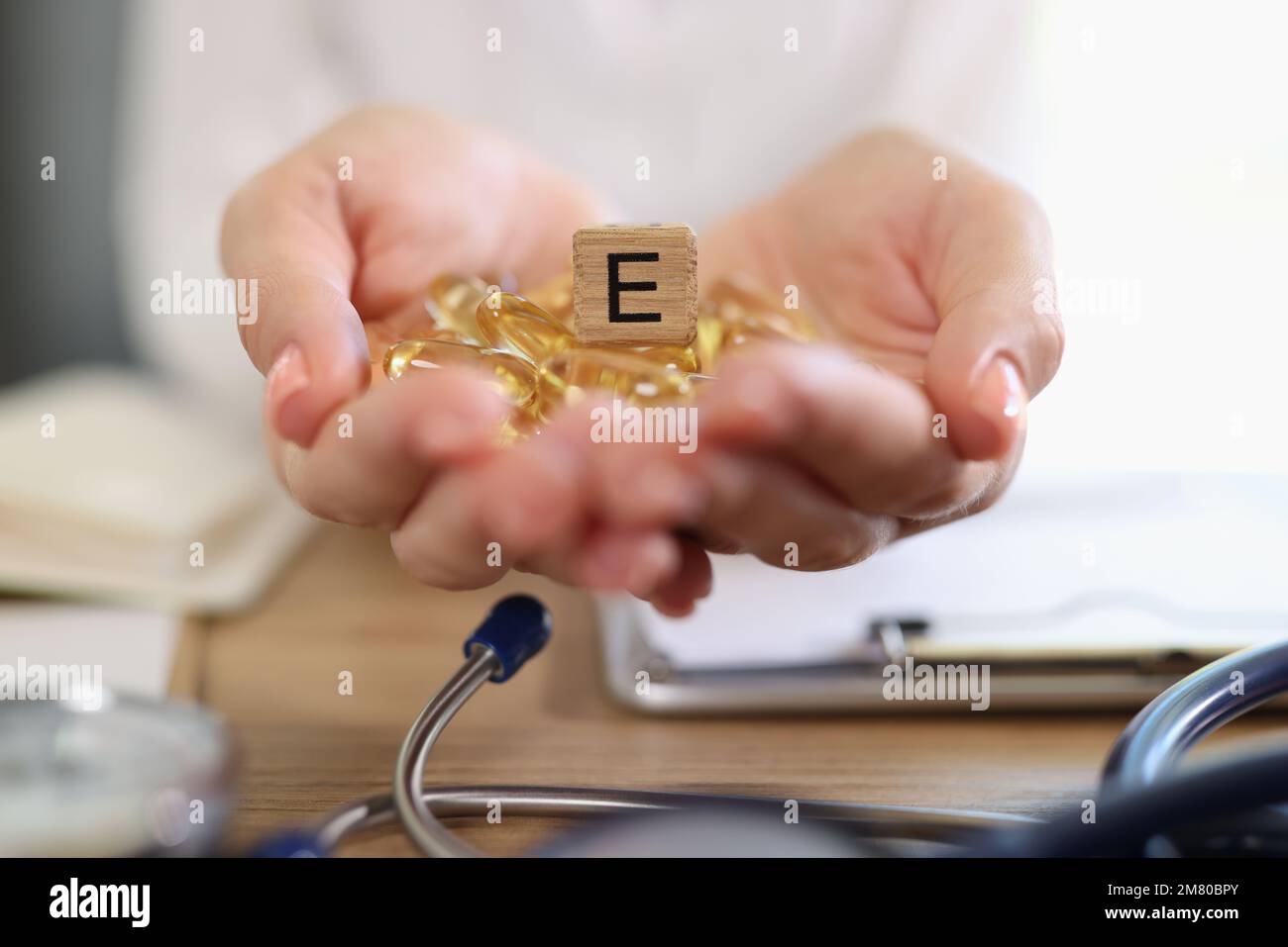 Nutritionist doctor shows pill hi-res stock photography and images - Alamy