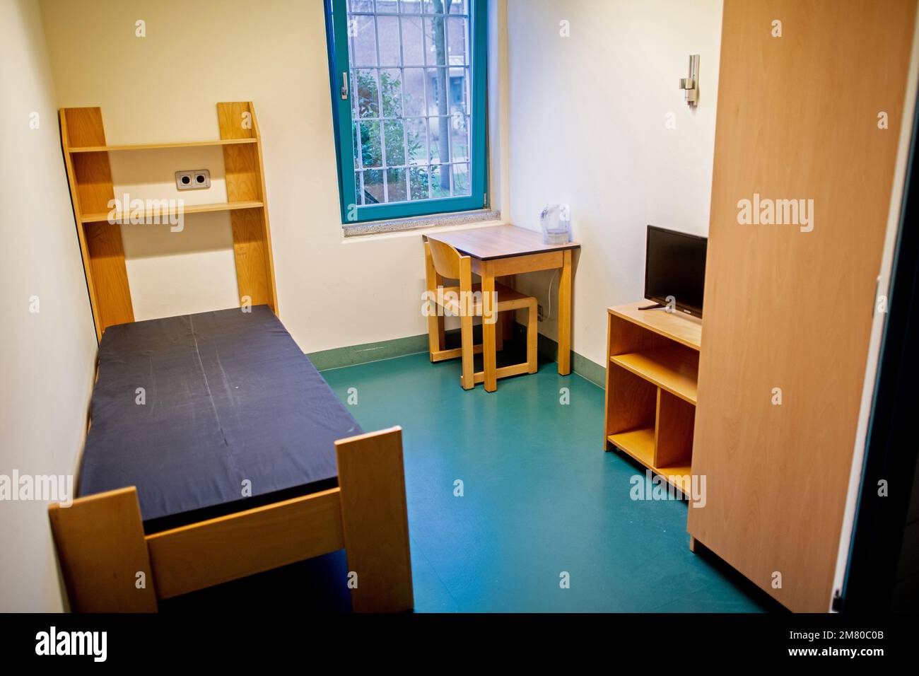 Oldenburg, Germany. 11th Jan, 2023. Furniture stands in a prison cell ...