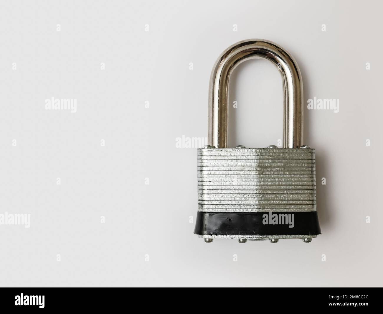 Opened pad lock hi-res stock photography and images - Alamy