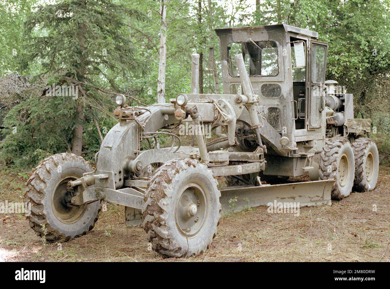Front left side view of a Huber F1500M heavy motorized diesel-driven ...