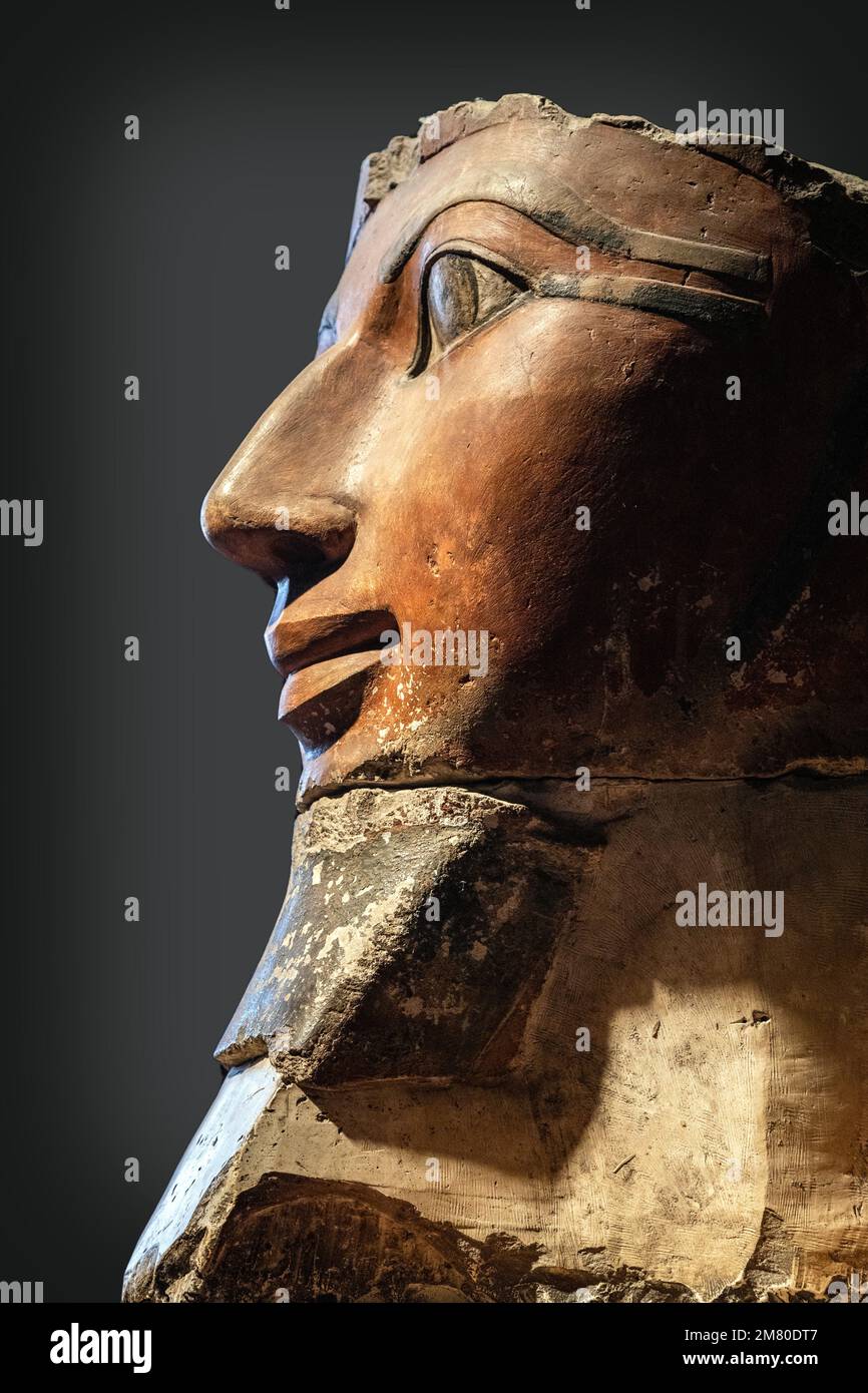 PAINTED LIMESTONE SCULPTURE OF THE HEAD OF QUEEN HATSHEPSUT OF THE 18TH ...