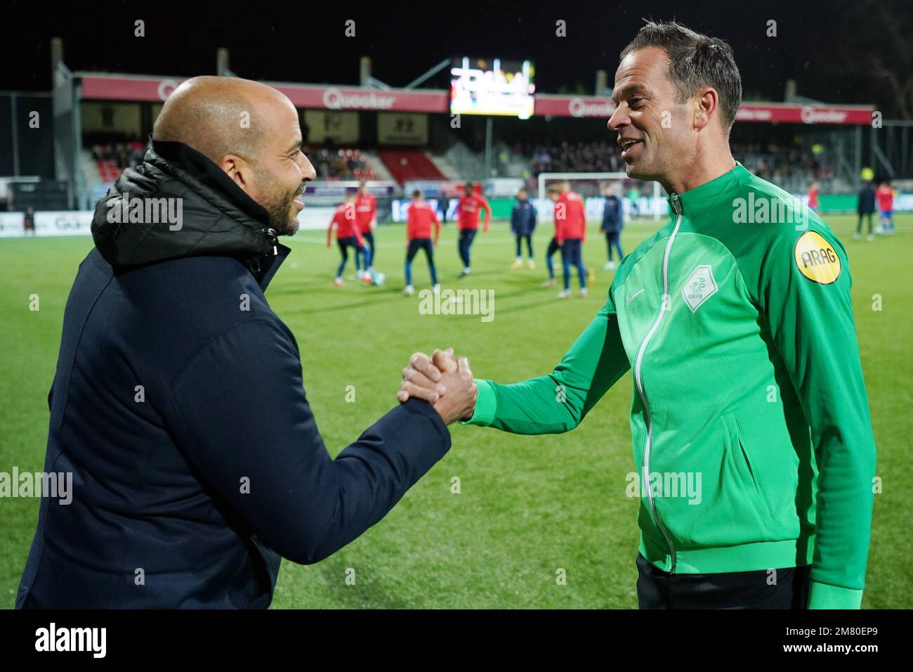 ROTTERDAM - Referee Bas Nijhuis, AZ coach Pascal Jansen during the 2nd ...