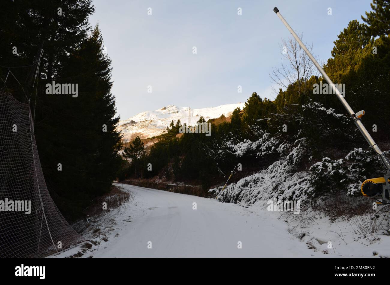 Vetta del monte hi-res stock photography and images - Alamy