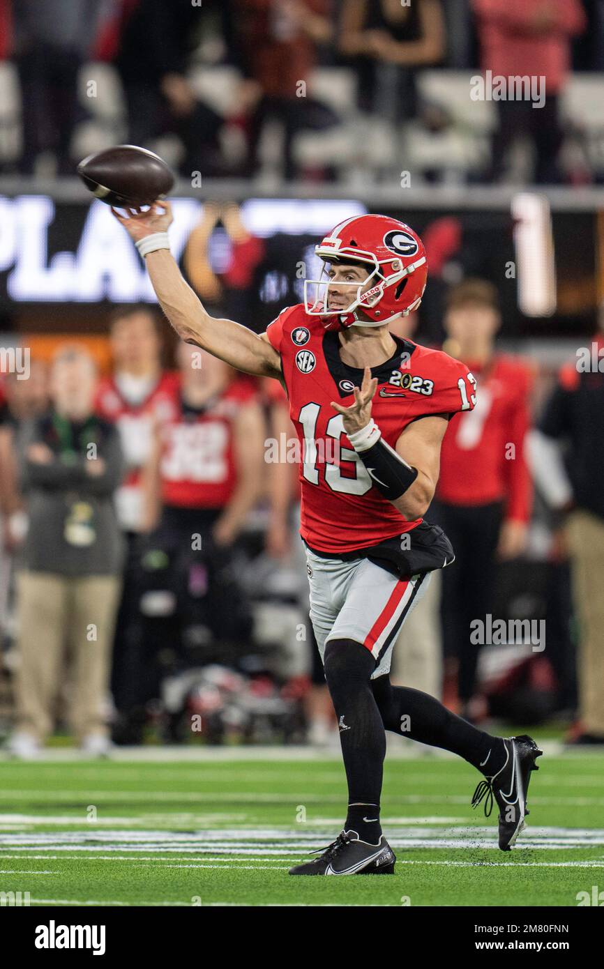 Georgia Bulldogs quarterback Stetson Bennett (13) throws a pass during ...
