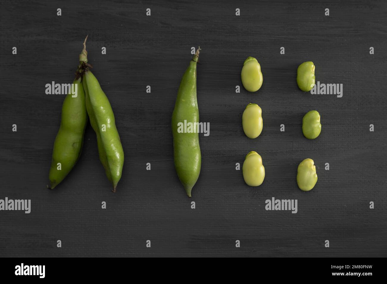 Composition of fresh green beans, in bouquet, with shell, peeled and ...