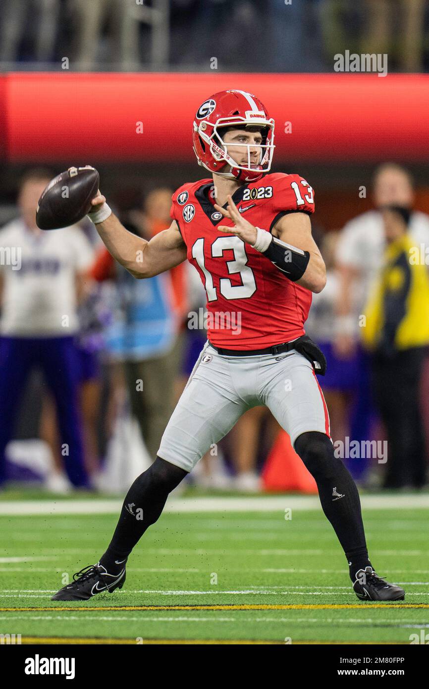 Georgia Bulldogs quarterback Stetson Bennett (13) throws a pass during ...
