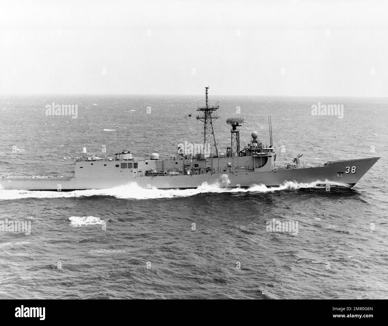 A starboard beam view of the guided missile frigate USS CURTS (FFG 38 ...