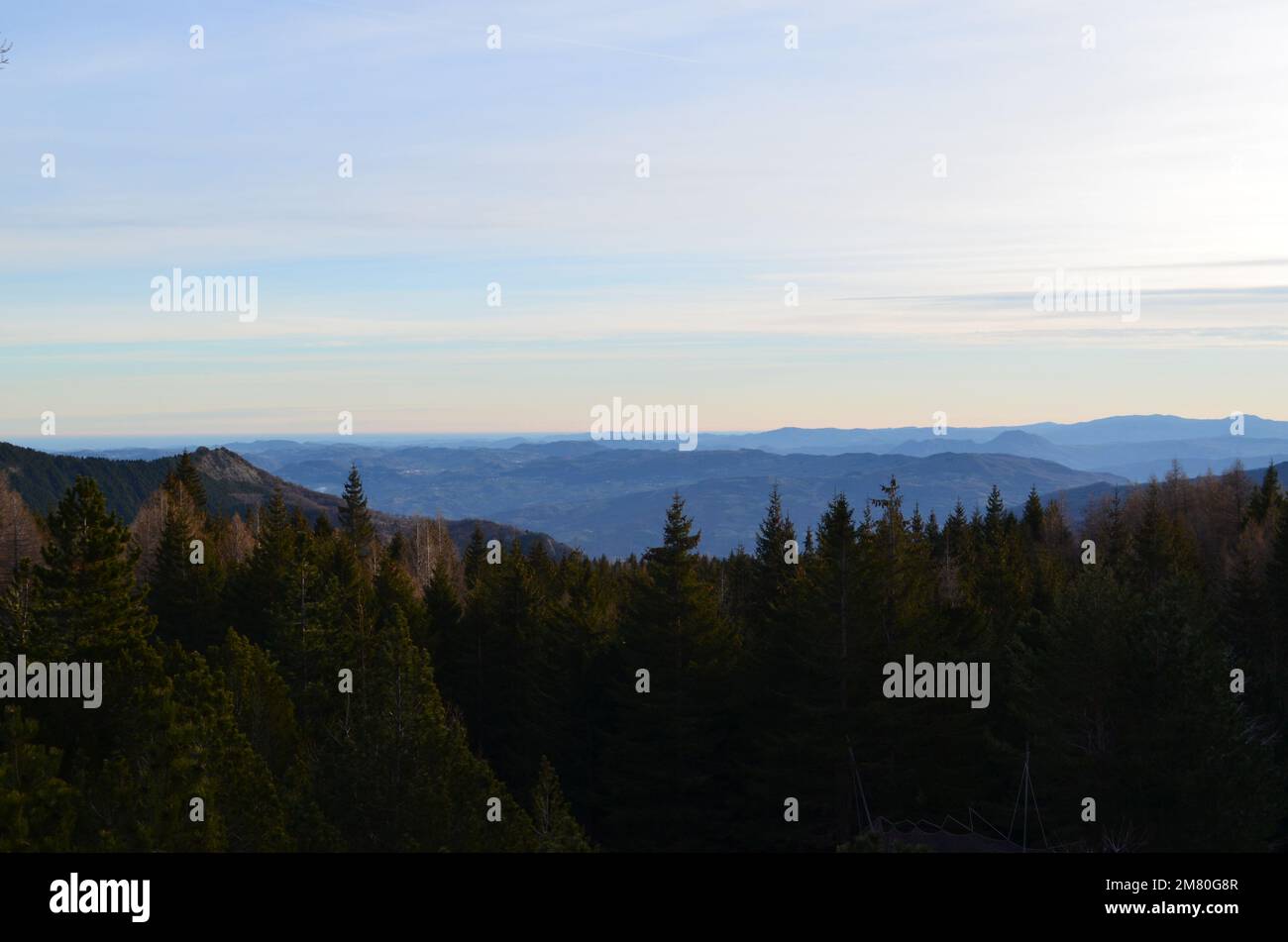 Vetta del monte hi-res stock photography and images - Alamy
