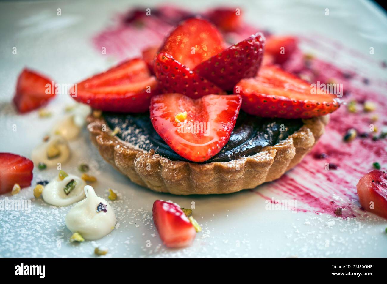 Birthday tart hi-res stock photography and images - Alamy